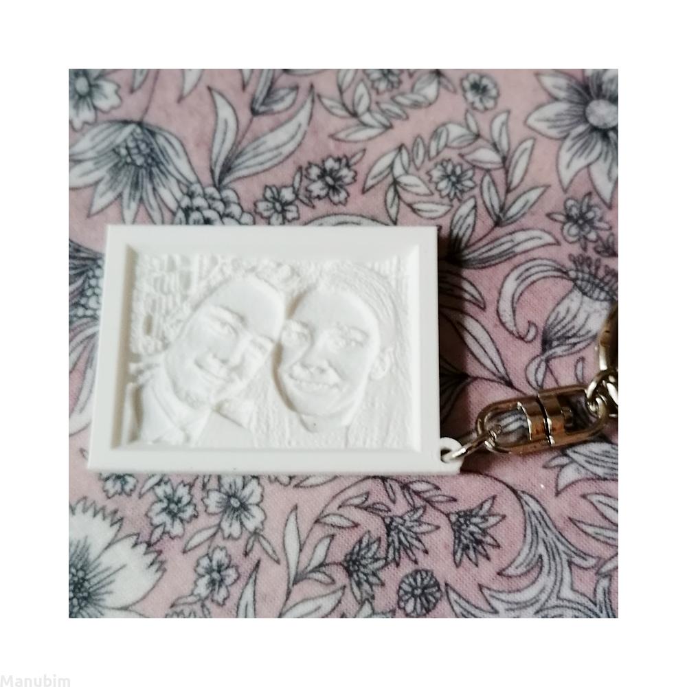 Lithophane Keychain, rectangular - Custom 3D Printed Photo | Manubim