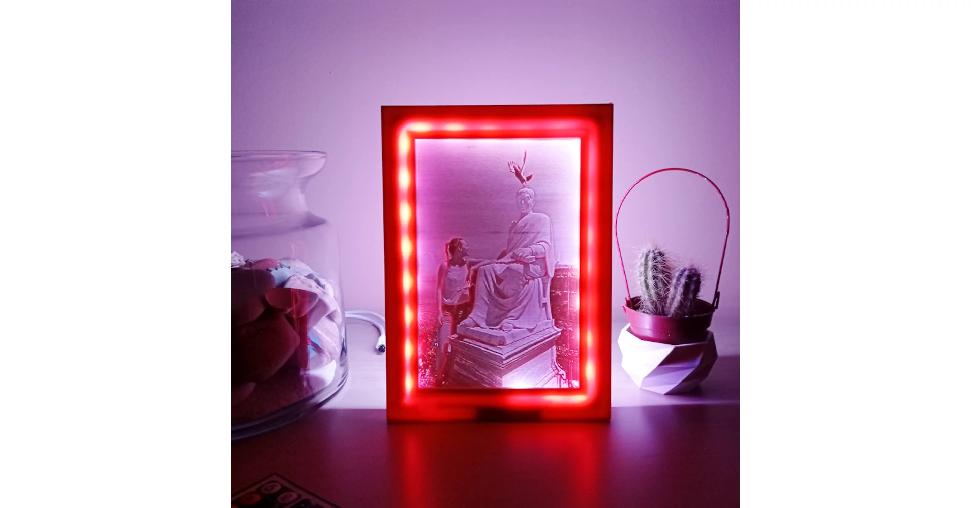 3D Printed Photo in color frame with LED light, 10x15 | Manubim